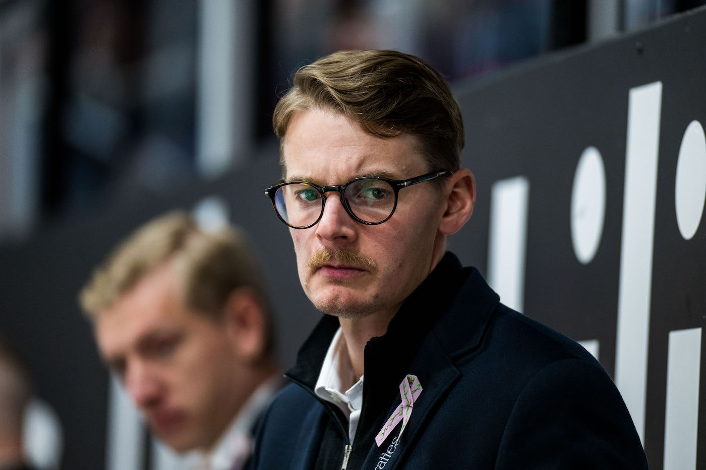 Efter oväntade sparkningen - han tar över Nybro - Hockeysverige